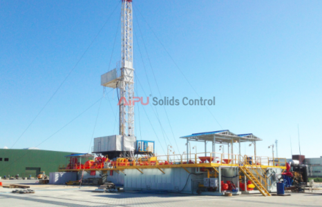 Solids control system design for offshore well drilling